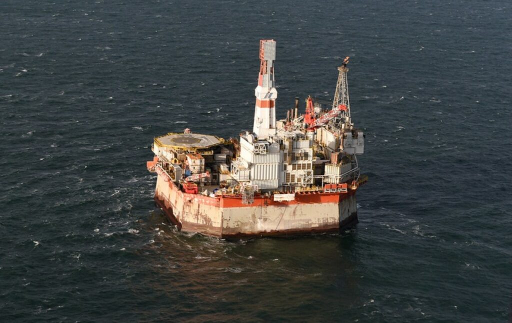 Sakhalin Energy begins maintenance on Molikpaq offshore platform