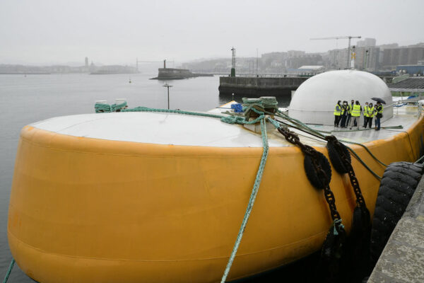 Spanish officials hop on Penguin wave device - Offshore Energy