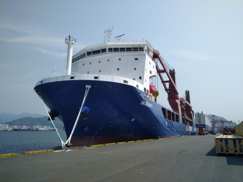 Another F900 Eco-Lifter joins United Heavy Lift's fleet - Offshore Energy