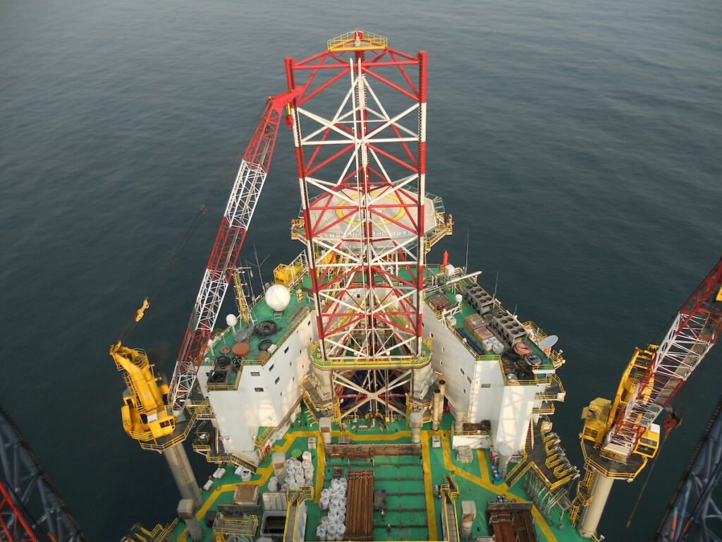 Vantage closes sale of three jack-up rigs - Offshore Energy