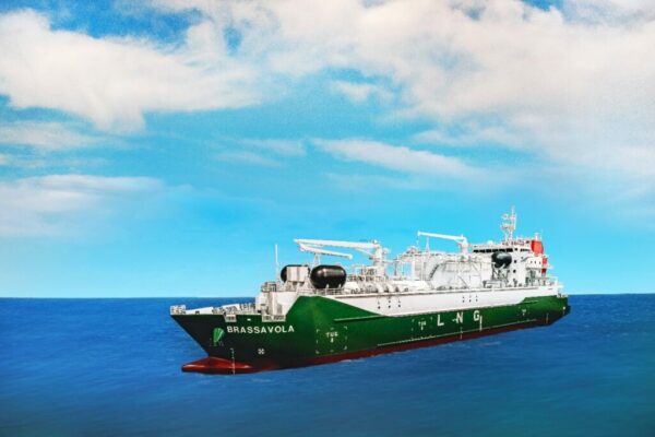TotalEnergies to expand LNG bunker services in Singapore with 12,000 cbm ship - Offshore Energy