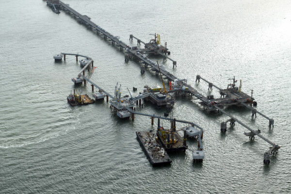 Germany's first floating LNG terminal ready to welcome first FSRU in ...