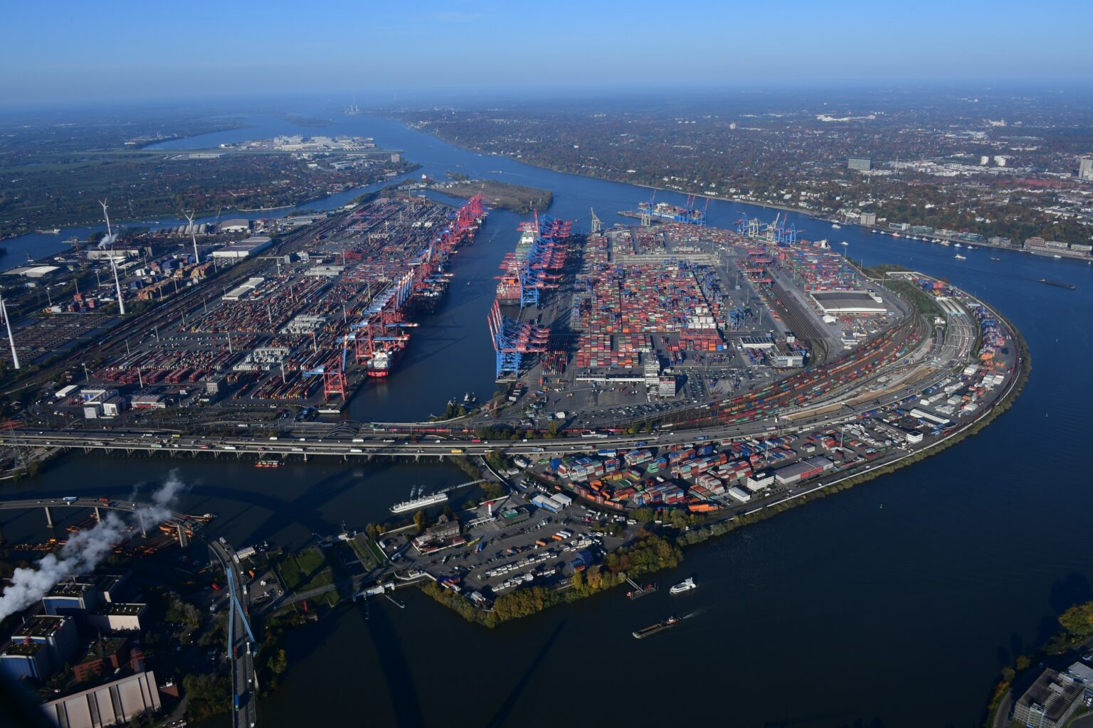 Port of Hamburg to house Germany's first large-scale green energy ...