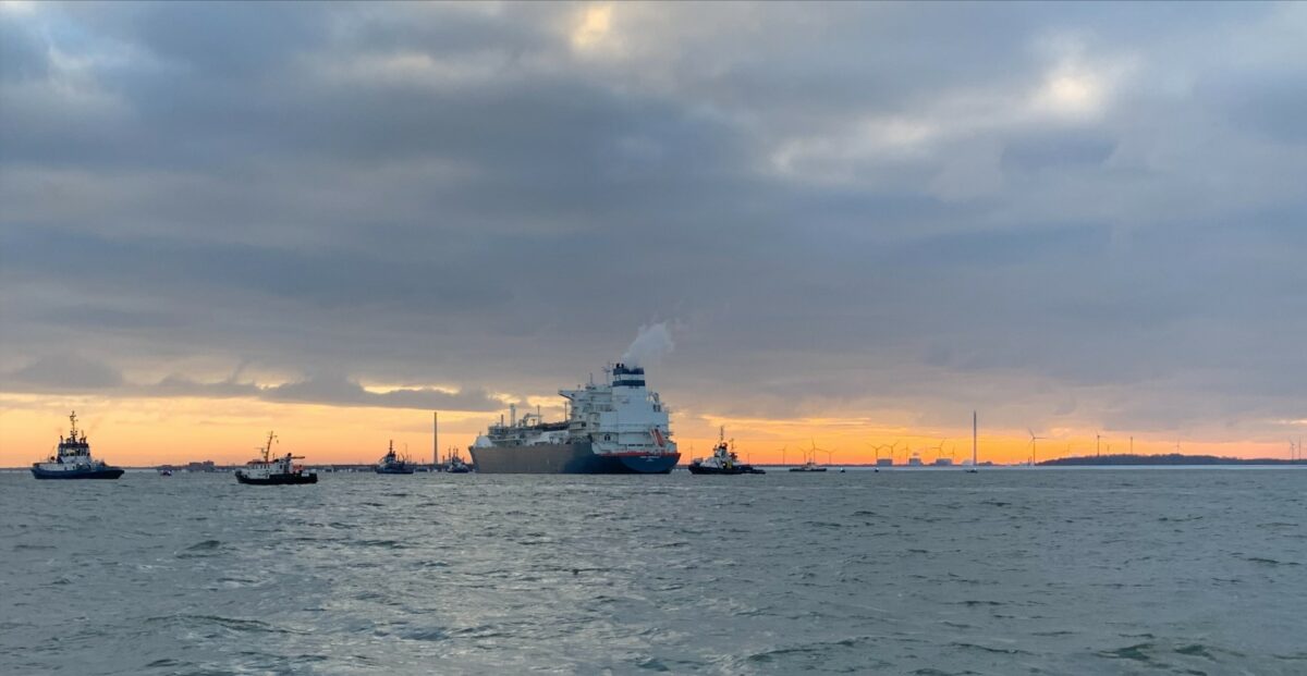 FSRU arrives in Wilhelmshaven ahead of opening of Germany's first LNG ...