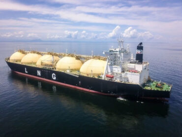 WATCH: 137,500 cbm ISH FSU docks at Philippines LNG import terminal in ...