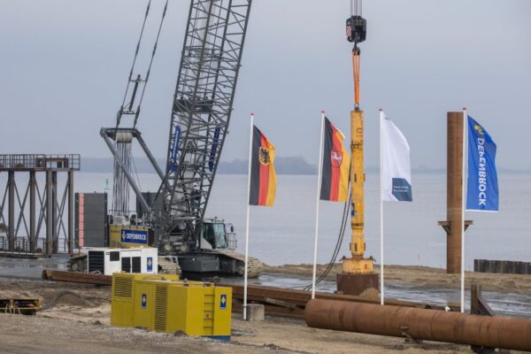 SEFE secures long-term regasification capacity in Stade, Germany ...