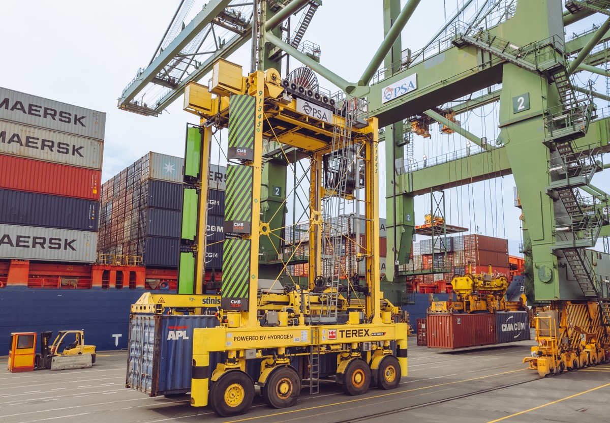 ATS and CMB.TECH roll out world's 1st hydrogen-powered straddle carrier - Offshore Energy