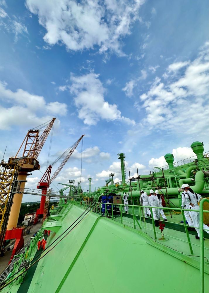 BW's FSRU gearing up to serve First Gen's Batangas LNG terminal - Offshore Energy