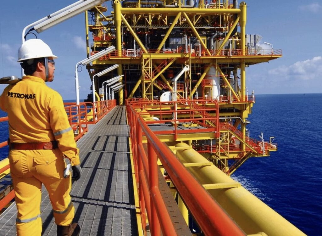 Petronas books drilling simulator to back its training program ...