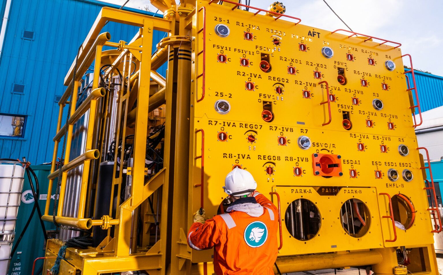 China's first subsea Xmas tree completes trials (Video) - Offshore Energy