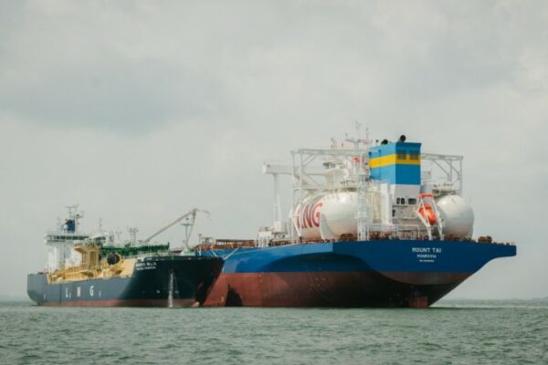 FueLNG Bellina's first LNG reloading operation in Singapore - Offshore ...