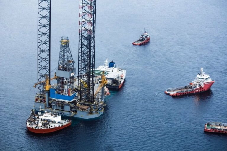 Noble rig drops anchor in UK's newest harbor before work for Harbour ...