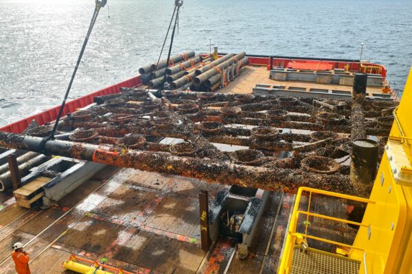 Hybrid-battery-powered vessel backs DeepOcean on UK decommissioning gig ...