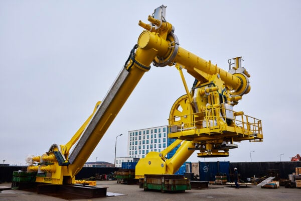 Jan De Nul puts world's first all-electric launch and recovery system ...