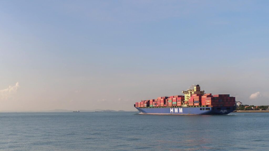 HMM all set to test onboard carbon capture system on a 2,200 TEU ...