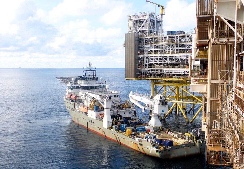 Boskalis' hybrid battery-powered vessel completes decom gig in North ...