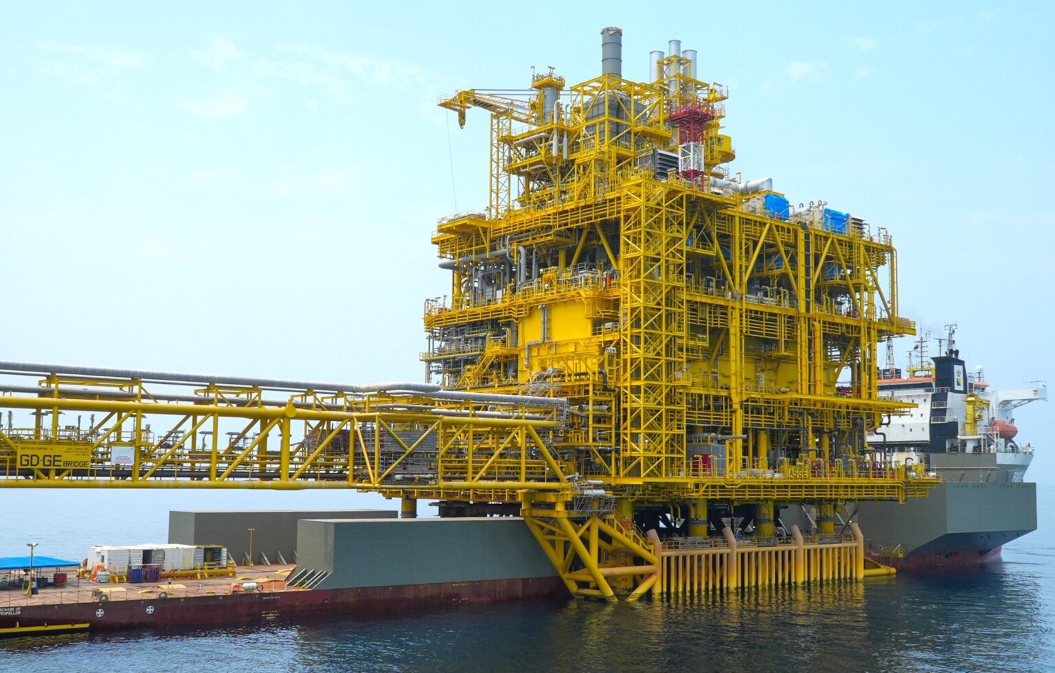 Boskalis installs huge topside at Qatar’s largest offshore oil field ...