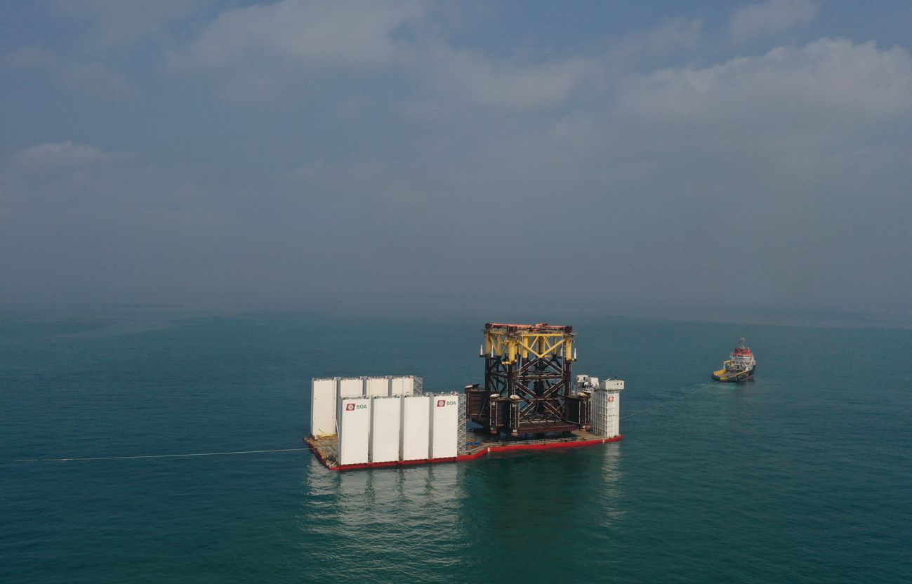 Owner of 40-strong fleet wraps up oil & gas platform jacket job for ...