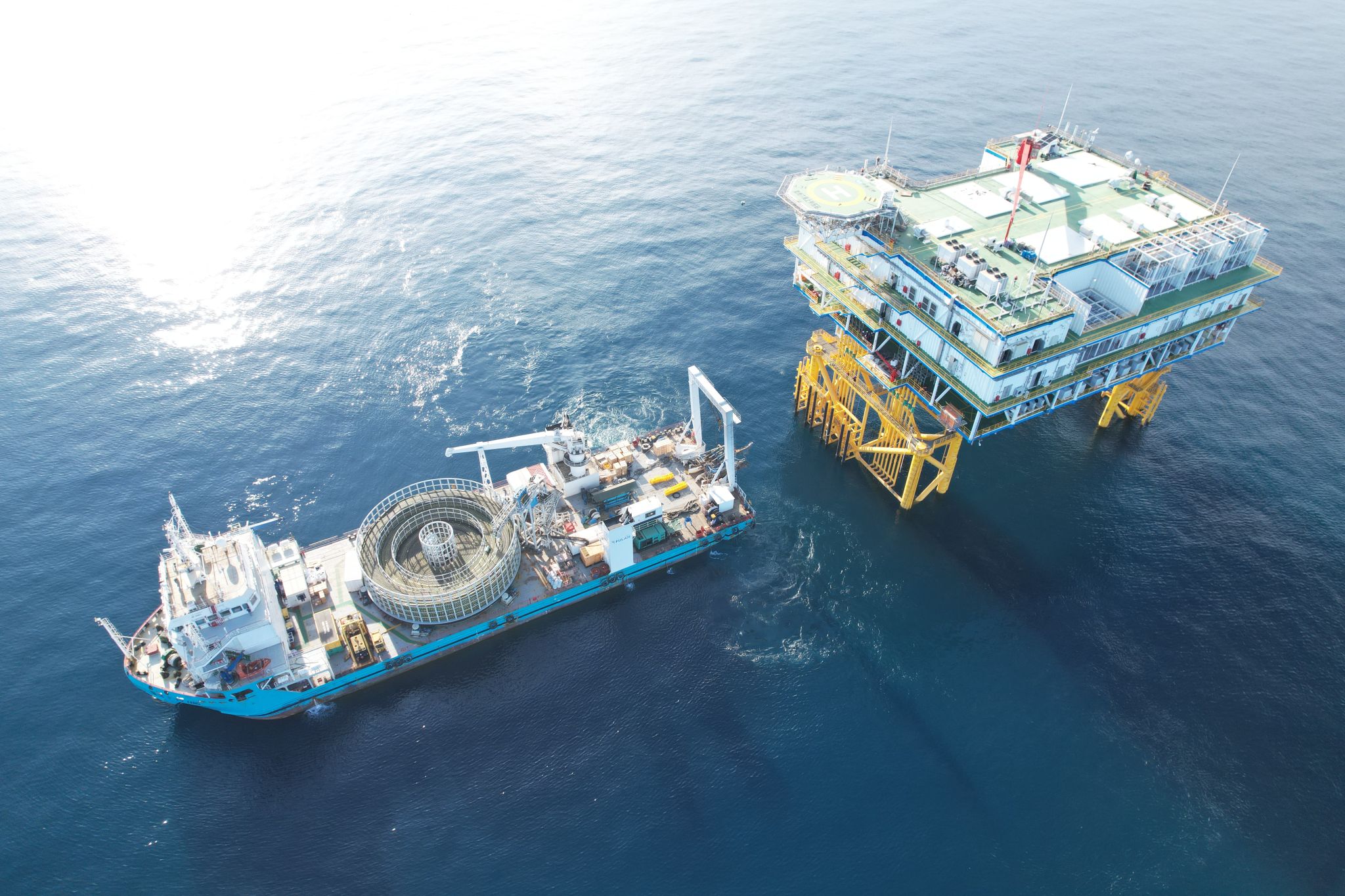 Cable laying vessel hard at work on offshore wind project (Gallery ...