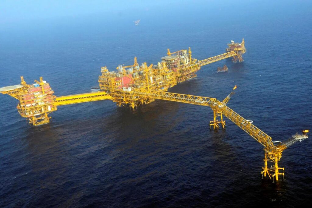 BP tackling production decline at ‘largest and most prolific’ oil field ...