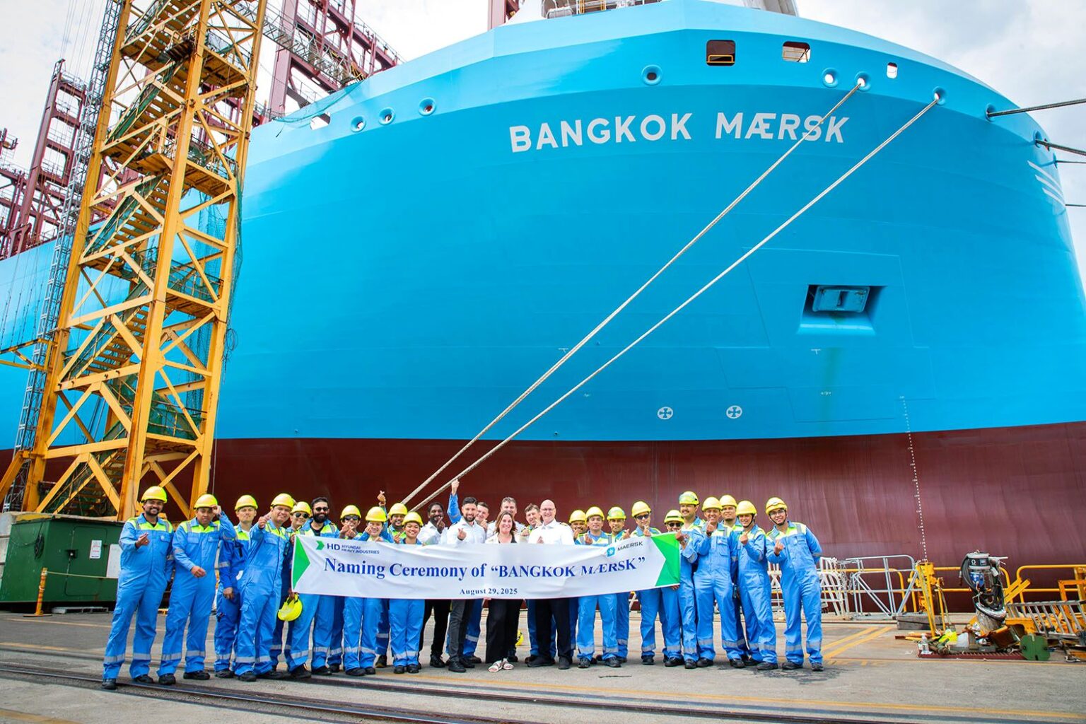 Containers Collapse from Maersk Shanghai amid Stormy Weather - Offshore ...