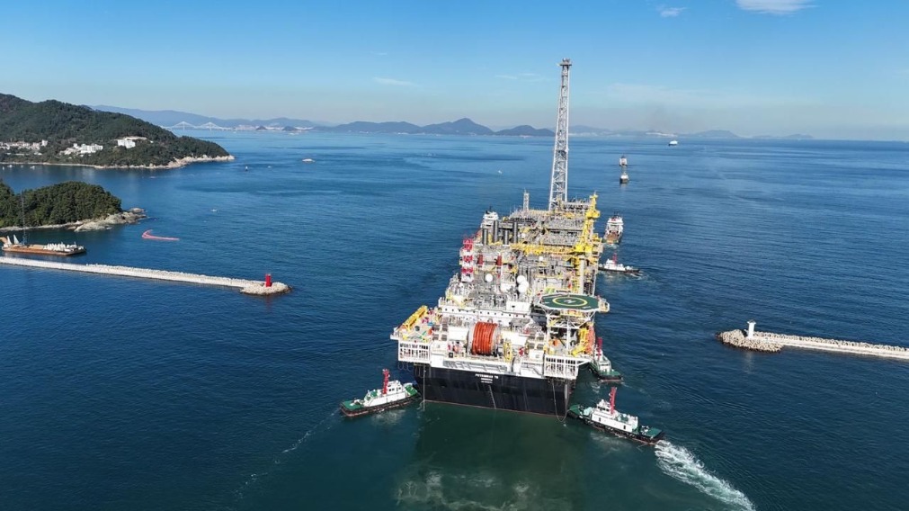 8th FPSO starts making its way to Petrobras' largest producing field ...