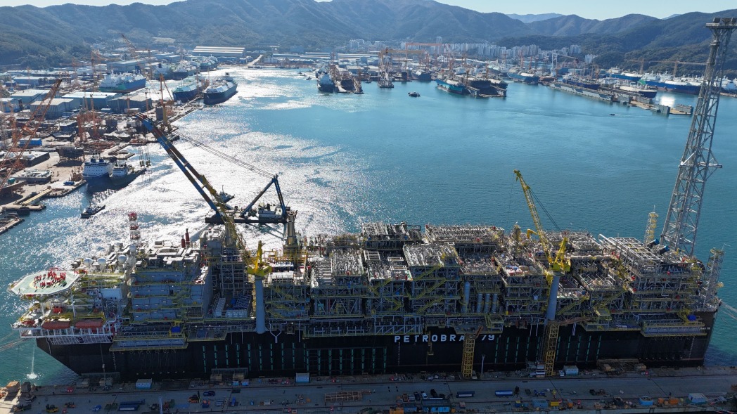 8th FPSO starts making its way to Petrobras' largest producing field ...
