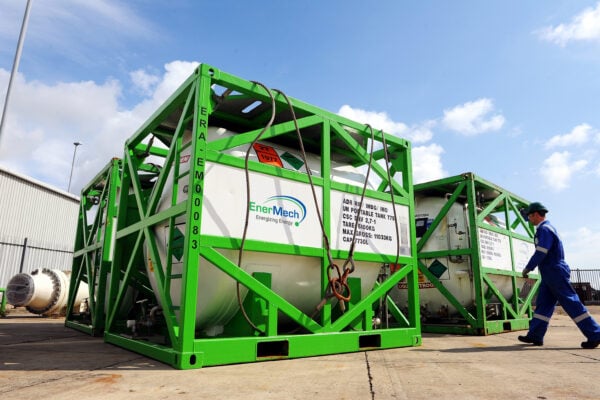 Multi-million oil & gas decom gig for UK’s offshore platform trio goes ...